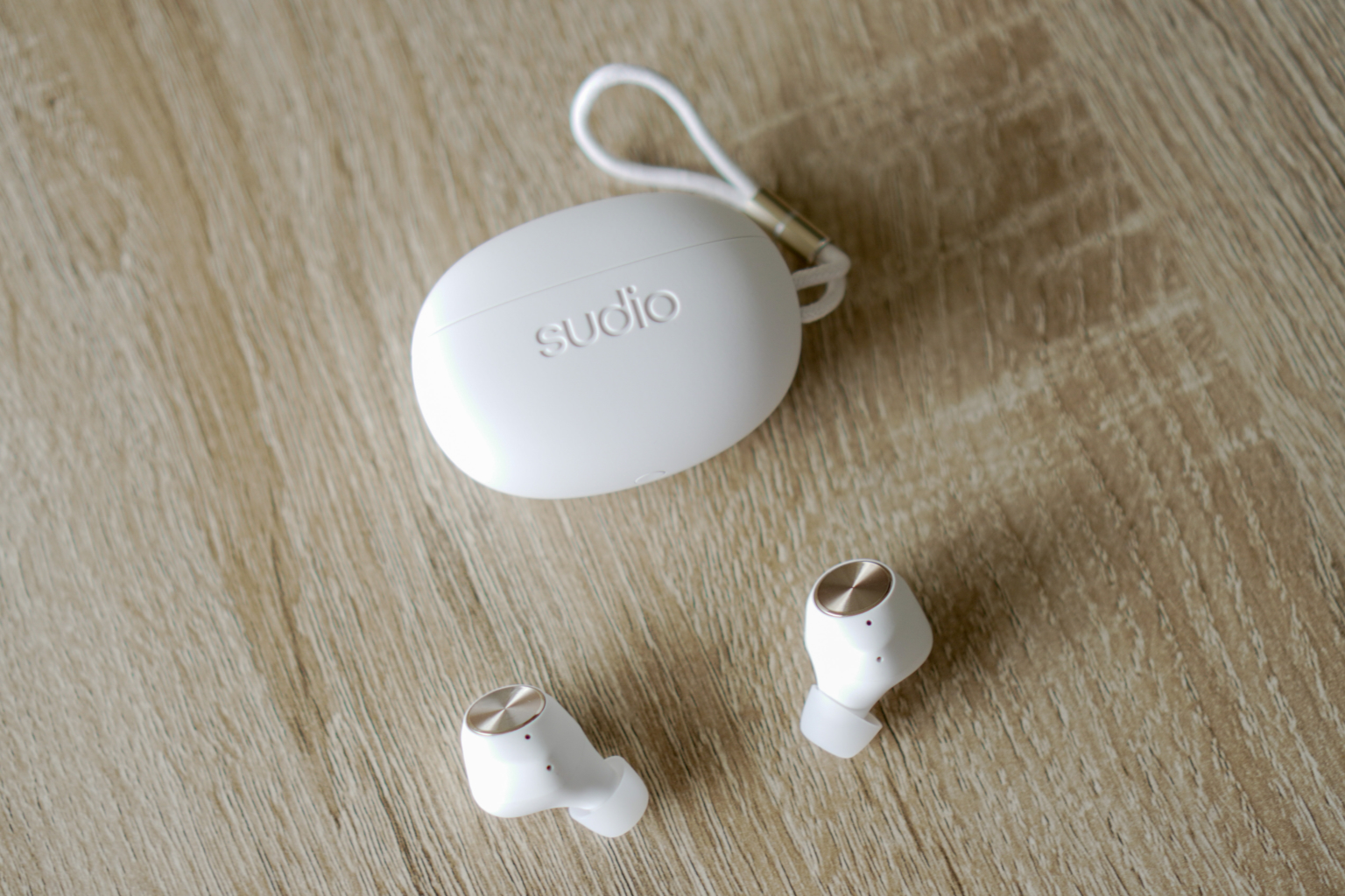 プレゼントにおすすめ！ミニマルなデザインが美しい、完全ワイヤレスイヤホン Sudio T2を徹底レビュー | HALOnizm